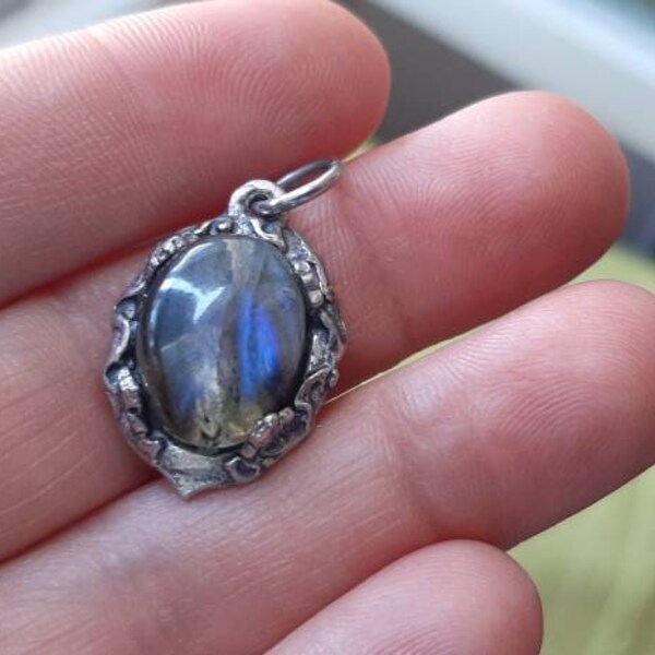 Blue Labradorite Necklace, Nature Inspired, Feminine and Discret ...
