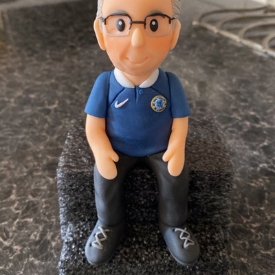 Personalised Seated Male Figure Fondant Cake Topper - Etsy