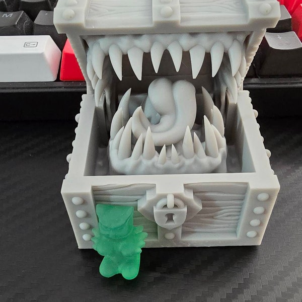 Opening Mini Mimic-you Can Close and Open It! Looks Like an Innocent ...