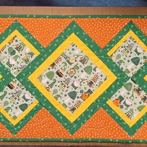 Francis Table Runner PDF PATTERN upgrade to Video Tutorial Available - Etsy