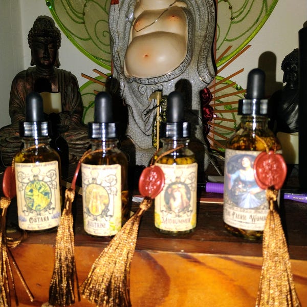 WITCH Perfume Oil ~ Enchanting~ Visionary Oil ~ Manifesting Oil ...