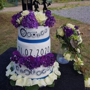 Running to the Police Call Box Wedding Cake Topper, Police Call Box ...