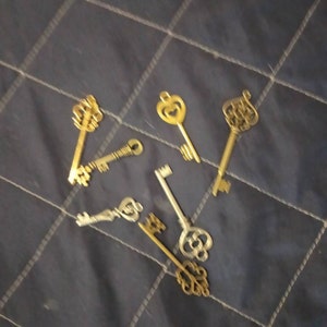 Replica Skeleton Keys Vintage Jewelry Box Antique Charm Steampunk Bead ...
