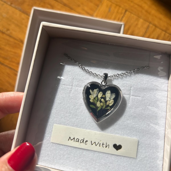 Handmade Pressed Flower Small Oval Locket Necklace Gold Silver Tone ...