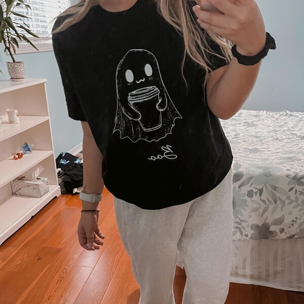 Mythical Mouse Soldier Customizable Tote Bag, Bloomburrow Gift Ideas ...