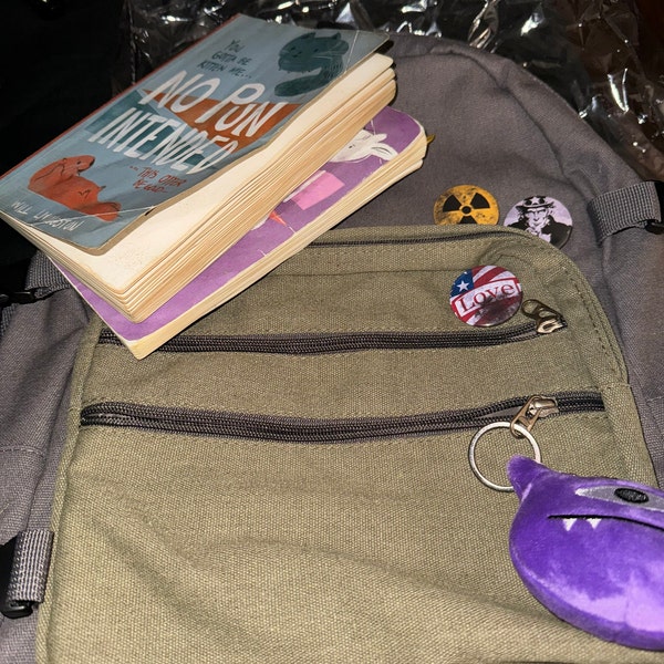 The Last of Us Ellie Backpack Cosplay Pin Button Badge - Etsy