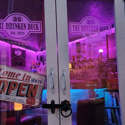 Dogs Welcome Frosted Window Sign / Decal / Shop Window/ Pub Window ...