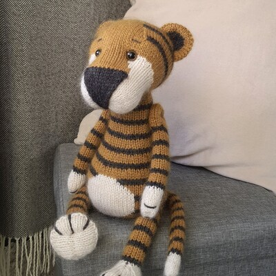 Tiger Set english Gentleman Knitting Patterns / Toy Knitting Patterns ...