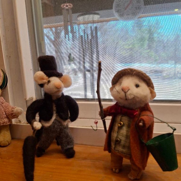 Needle Felted Lady With Piece of Apple Pie and a Mug, Wollen Mouse ...