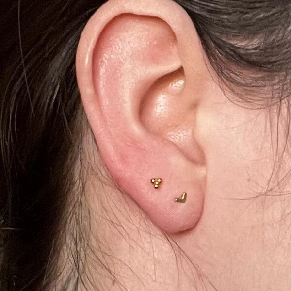 Ultra Tiny 2mm TRI-BEAD Nose Ring Threadless Nose Stud Dainty Nose ...