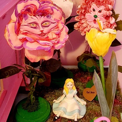 Alice in Wonderland Talking Flowers harmony by - Etsy
