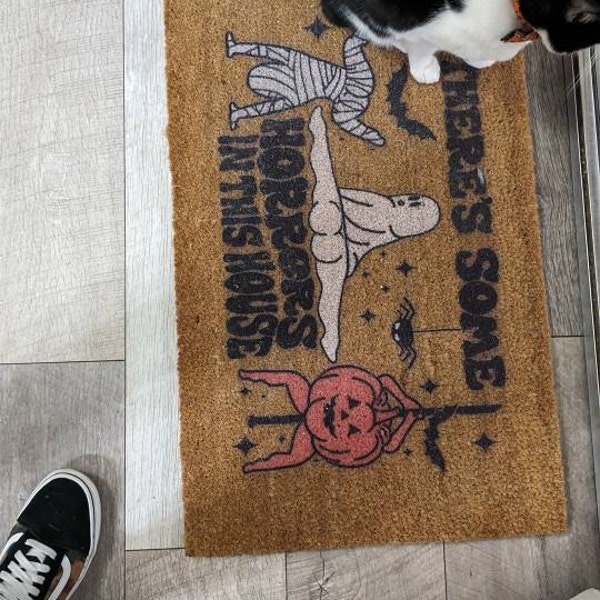 There's Some Horrors in This House Doormat, Funny Ghost Pumpkin Door ...