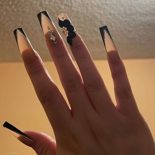 Onyx Glam Luxury Nails 3D Acrylic Flower Black Tip Nails Vtip Nails ...