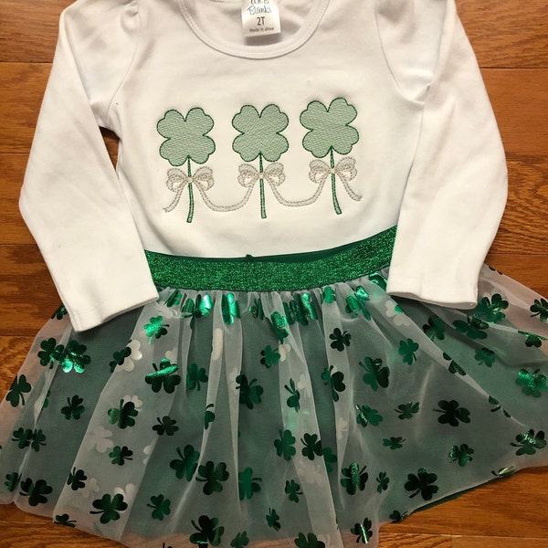4 Leaf Clover Shamrock St. Patrick's Day Bow Trio Sketch Fill Light ...