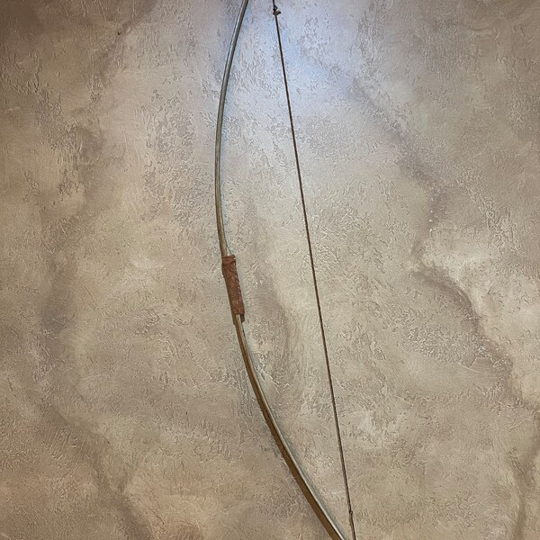 Hickory Bow - 54" to 60" - Traditional Lightweight Bow (arrows Also ...