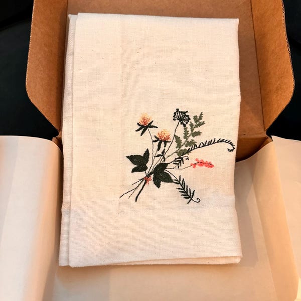 Personalized Linen Napkins | Lily-of-the-valley | Wedding Napkins ...