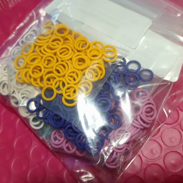100 Silicone Rubber Jump Rings in 11 Colors - 16 Gauge 5mm ID - 3/16 ...