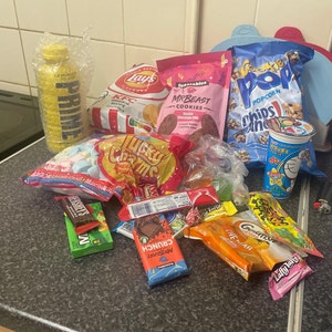 Kit Kat Lovers Bundle Kitkat Gift Set Chocolate Frosted Donut, Lemon ...