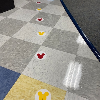 Customizable Clasroom Line up Spots, Learning Colors, Mouse Head Spots ...