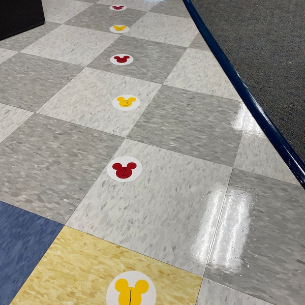 Customizable Clasroom Line up Spots, Learning Colors, Mouse Head Spots ...