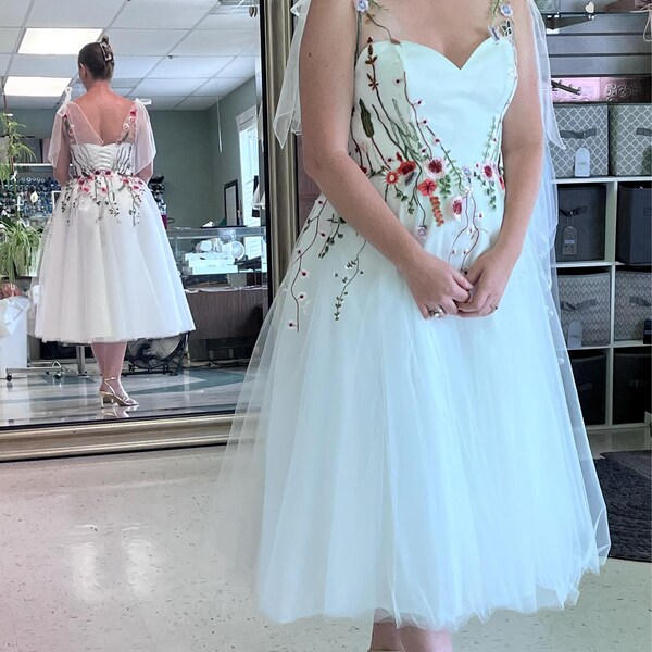 Red Wildflower Wedding Garter for Bride, Embroidered Floral Lace Garter ...