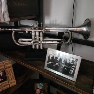 Horizontal Trumpet Display Stand - Etsy