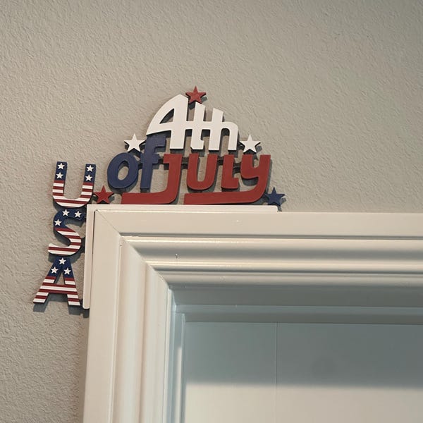 Grinch's Grumpy Greeting: A 3D Printed Stink Stank Stunk Door Corner ...