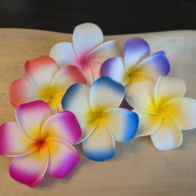 Luau Hawaiian Flowers Fake Plumeria Lot of 25 Foam Small Frangipani ...
