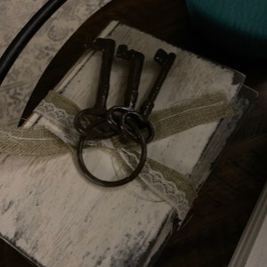 3 Cast Iron Skeleton Keys on Key Ring in Espresso Brown home Decor ...