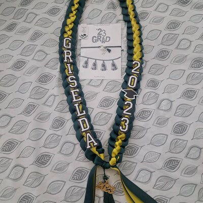 ELEMENTARY MIDDLE SCHOOL Graduation Lei 2024 Grad Gift Class of 2024 38 ...