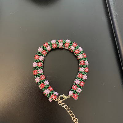 Daisy Chain Beaded Bracelet Tutorial, Daisy Stitch Beaded Bangle ...