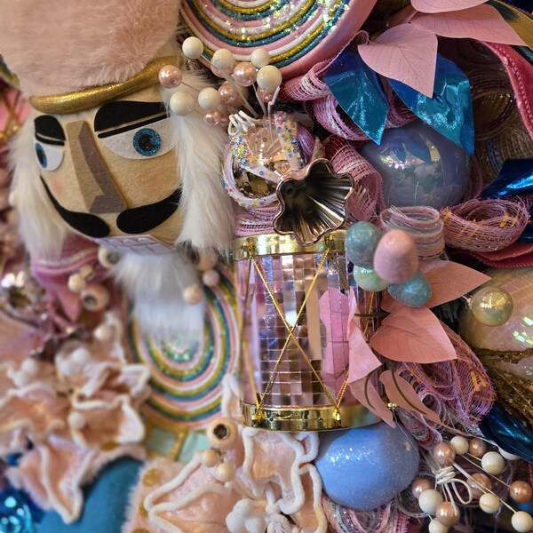 Red Bird Tree Topper Battery Operated Lights on a Timer, Christmas ...