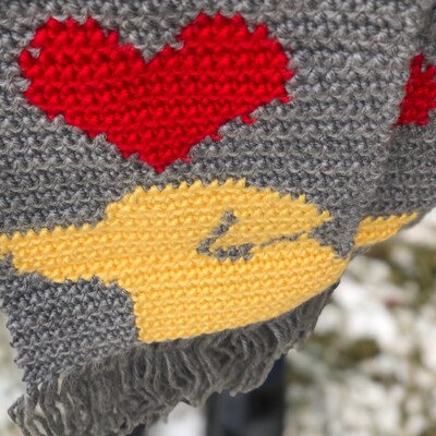 Yellow Labrador Retriever Scarf. Gray, Knit Scarf With Red Hearts and ...