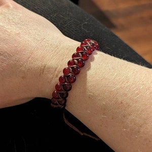 Blue Bead Bracelet Tutorial How to Do It Yourself Bracelet Jewelry ...