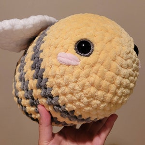 Bee Pillow Mini Bee & Smol Bee Crochet Pattern - Etsy