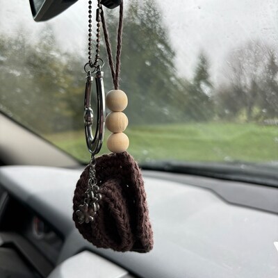 Daisy Charm Crochet Pattern, Crochet Daisy Rear View Mirror Car Charm ...
