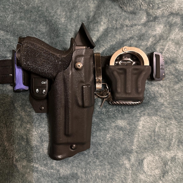 Handcuff Case. ES® System: Ultimate 2.0 Versatile Low Profile Handcuff ...
