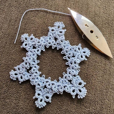 PATTERN: A Fabulous Tatted WREATH 2013 Tatting Pattern Christmas ...