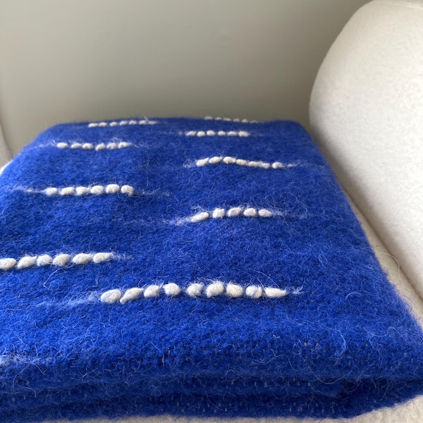 Handmade Wool Blanket Lizhnyk, White Queen Size Sheep Wool Bedcover ...