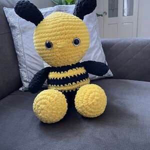 Hatching Bumblebee Crochet Pattern, Bee Pattern - Etsy