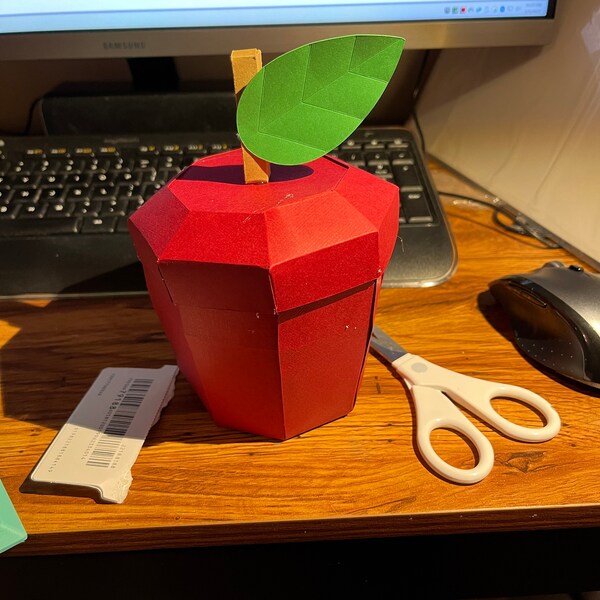 SVG File: Paper 3D Apple Gift Box Treat Box Gift Card Holder 3D SVG Cut ...