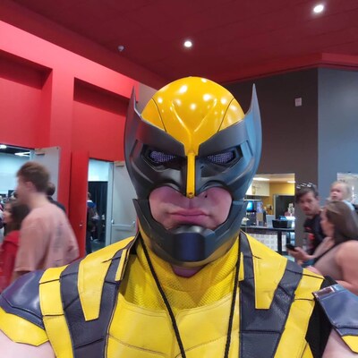 Wolverine Battle Armored Cowl Ver. 1 for Cosplay Yellow/blue - Etsy