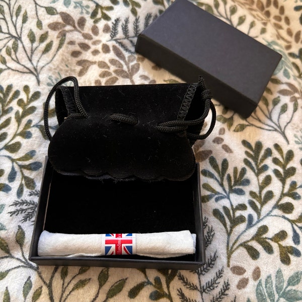 9 Carat Gold Grizzly Bear Charm. Fully Hallmarked 9 Carat Gold Grizzly ...