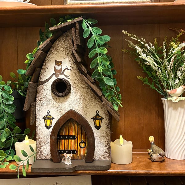Cottage Style Bird Box, Wooden Nesting Shelter for Small Garden Birds ...