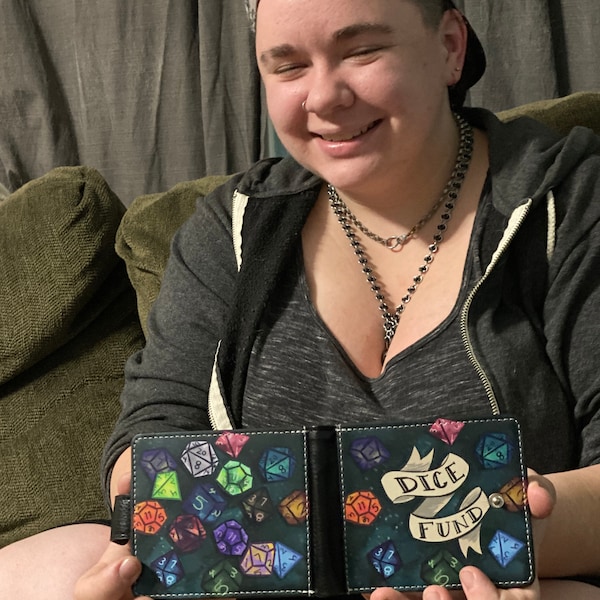 Dice Fund Wallet With Side Clasp and ID Window | Dnd Dungeons and ...