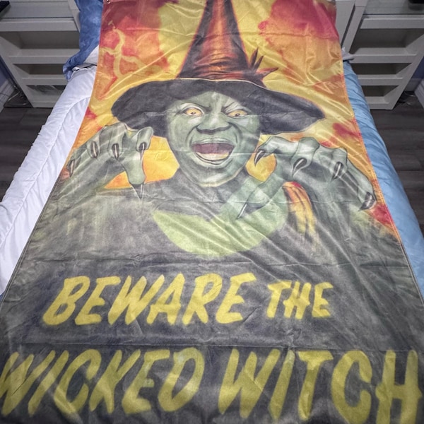 Wicked, Beware the Wicked Witch, Propaganda Poster, Glinda, Elphaba ...