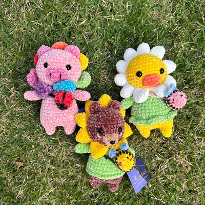 Crochet Pattern Daisy Duck Flower, Chubby Duck, Ducky, Squishmallow ...