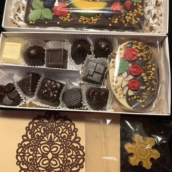 Luxury Handmade Chocolate Gift Boxes Assorted/beee Products in ...