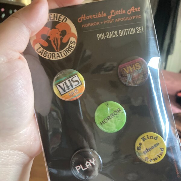 VHS Button Set Retro 80s Horror 1 Pin Gift Pack Nostalgic Tape Fan Be ...