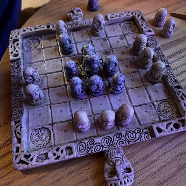 Celtic Chess Set (aka. Fidchell) - Etsy